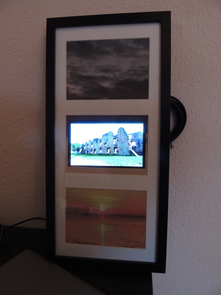Digitaler IKEA-Bilderrahmen mit dem Raspberry Pi und LS-7 Display Digitaler IKEA-Bilderrahmen mit dem Raspberry Pi und LS-7 Display